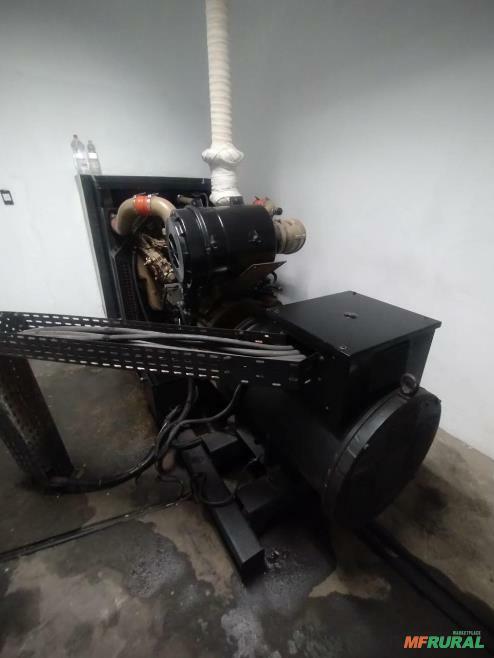 Gerador de Energia 260 Kva 250 Kva Stemac Motor Cummins Sériec C 859500