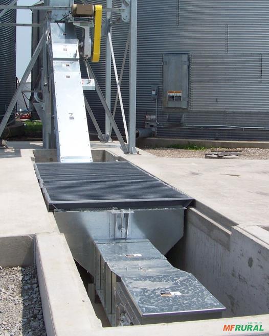 Moega Para Descarga de Grãos em Formosa GO à venda. Compre 616335