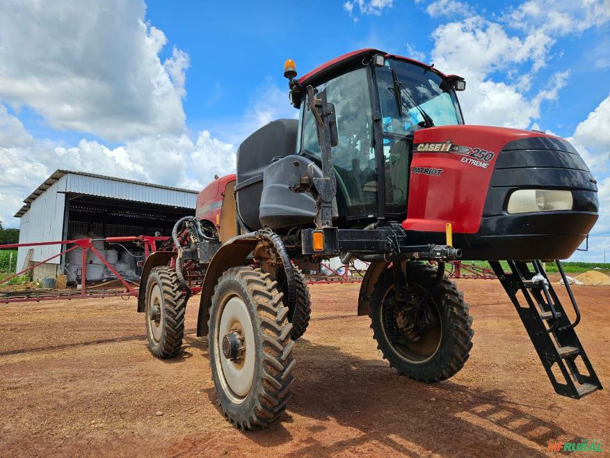 Pulverizador Case Patriot 250 Ano 2016 em Pitanga PR à venda. 797578