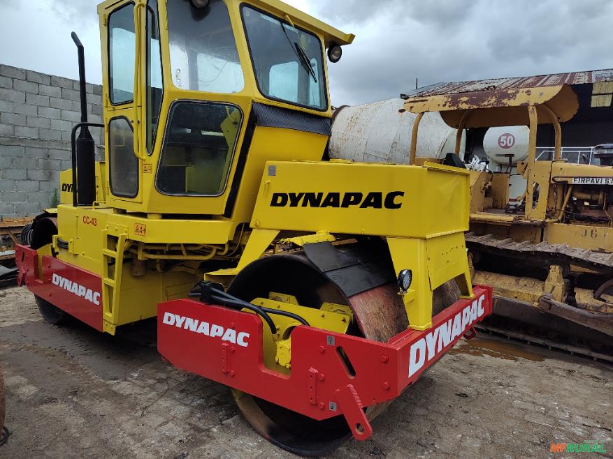 Rolo Compactador Chapa Chapa Dynapac Cc43 Cabinado em São José 665135