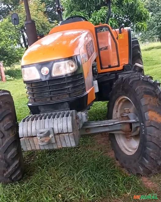 Trator Trator Budny 4X4 Ano 12 em Campina Verde MG à venda. 643323