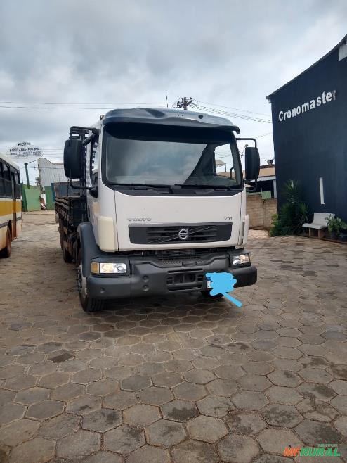 Caminhão Volvo vm 270 Ano 13 em Itapeva SP à venda. Compre 636956
