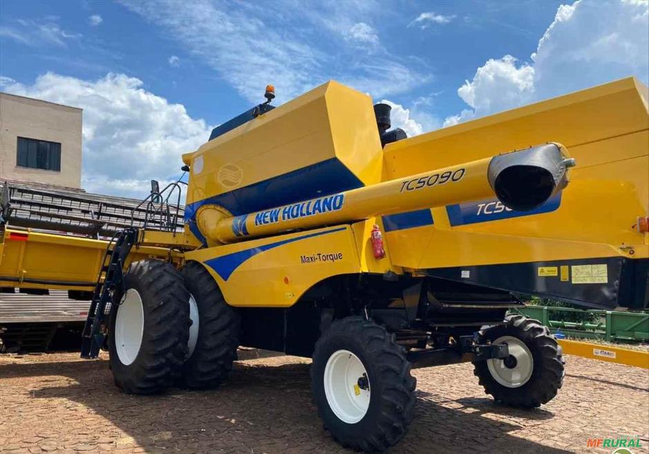 Colheitadeira New Holland tc 5090 em Porto Alegre RS à venda. 609999