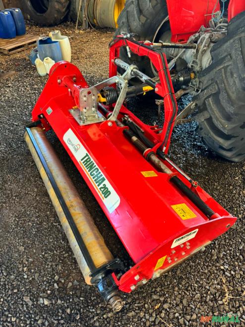 Trincha Força da Terra 200 em Monte Alto SP à venda. Compre 798067