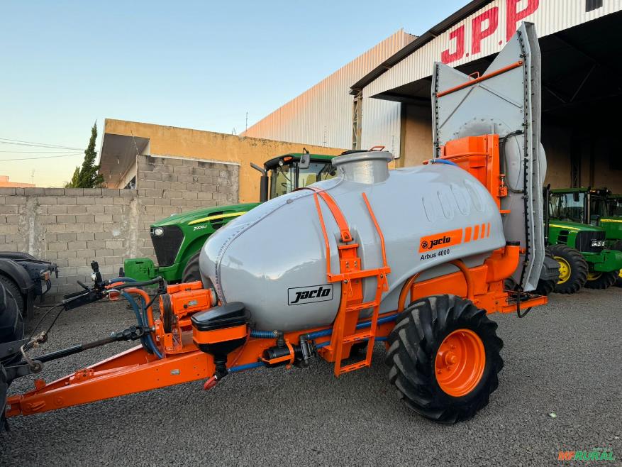 Atomizador/Pulverizador Jacto Arbus 4000 Litros Bilateral em 800810