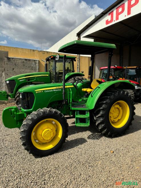 Trator John Deere 5065 em Monte Alto SP à venda. Compre direto 802973