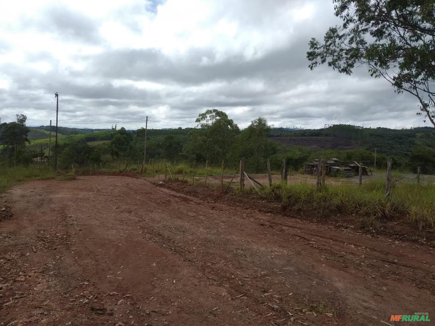 Vendo Chácaras A Partir de 2.500 (M²) Com Luz E Água em Entre 752647