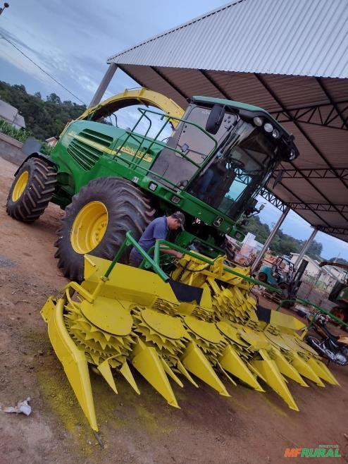 Forrageira Automotriz John Deere 7500 em Boa Esperança do Iguaçu 643577