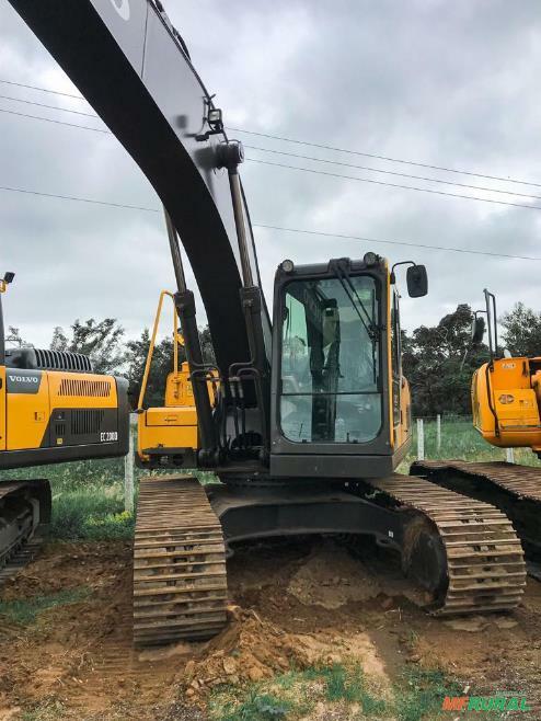 Escavadeira Hidráulica Volvo Ec200d em Barcelos (São João da 665717