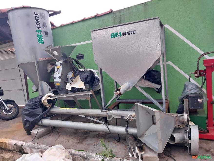 Máquina de Ração Branorte Compacta2 em Monte Santo de Minas MG à 673147