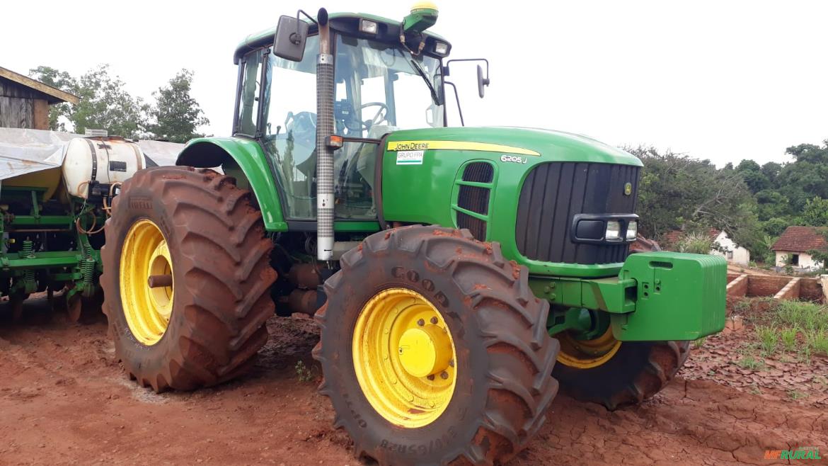 Trator John Deere 6205 no Paraná à venda com preço