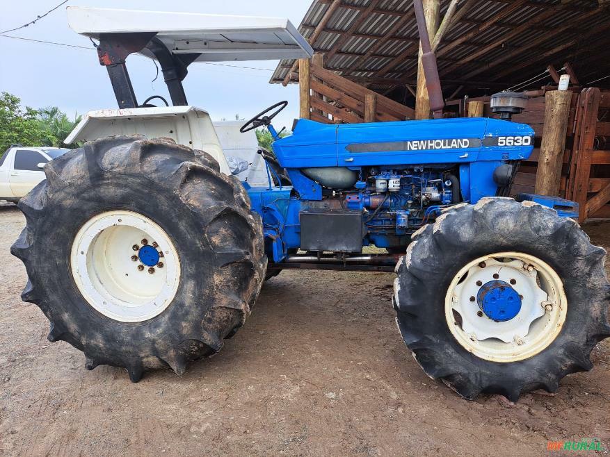 Trator Ford 5630 em Santa Catarina à venda com preço