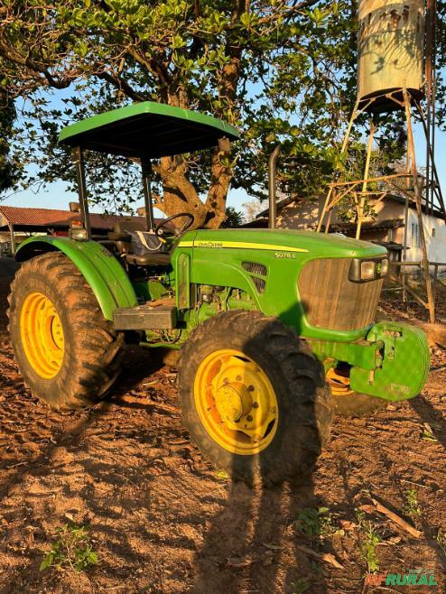 Vende-Se John Deere 5078E (4X4) 78Cv - Ano 2015 em Andradina SP 707019