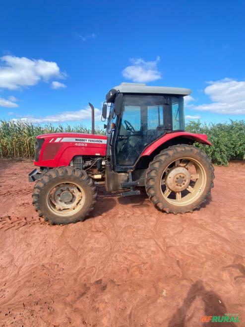 Vende-Se Massey Ferguson 4283 (4X4) 89Cv - Ano 2013 em 796147