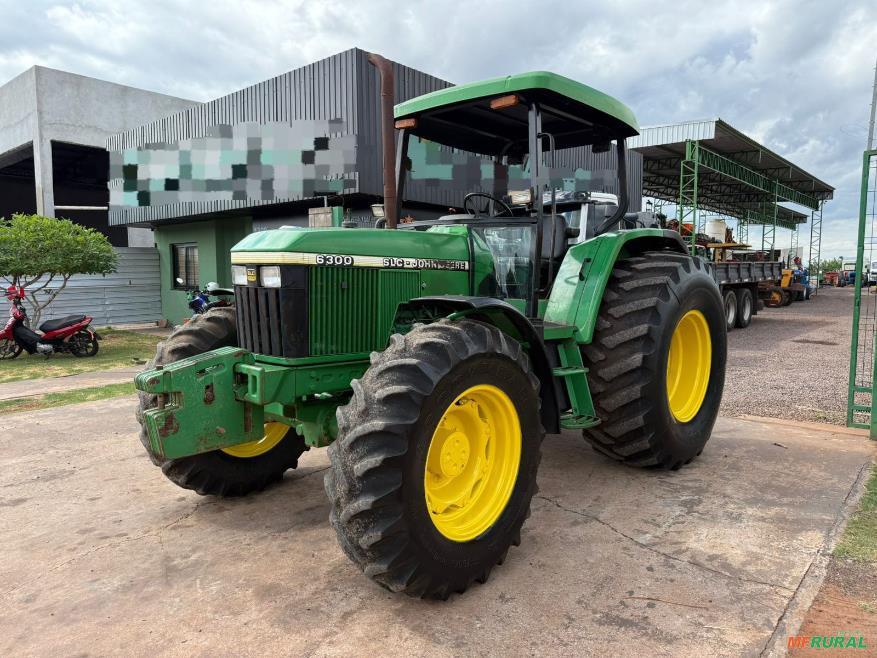 Vende-Se John Deere 6300J (4X4) 105Cv - Ano 2001 em Rancho 851041