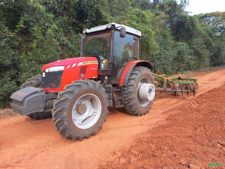Trator Massey Ferguson - Modelo 6714 em Marília SP à venda. 700729