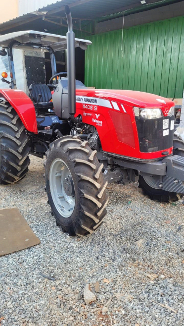 Massey ferguson 4408 em Belo Horizonte - MG Venda de Massey