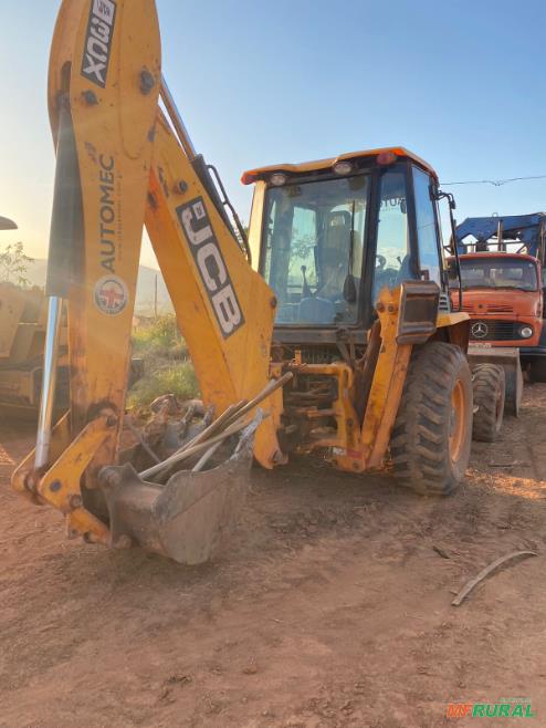 Retro Jcb 2019 -- Cabinada 4X4 Ano 2019 em São João da Boa Vista 707172