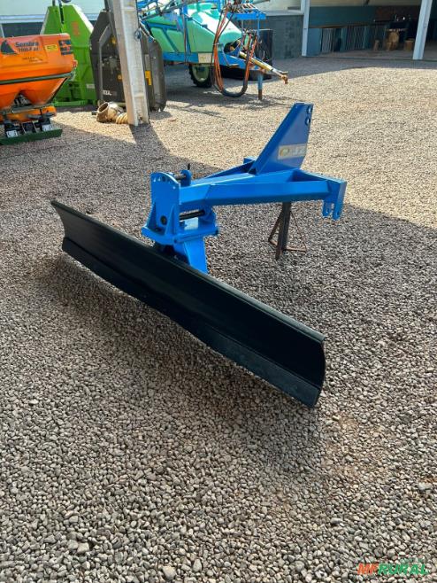 Plaina Traseira Marca jz Implementos Ano 2018 em Guaíra PR à 846343