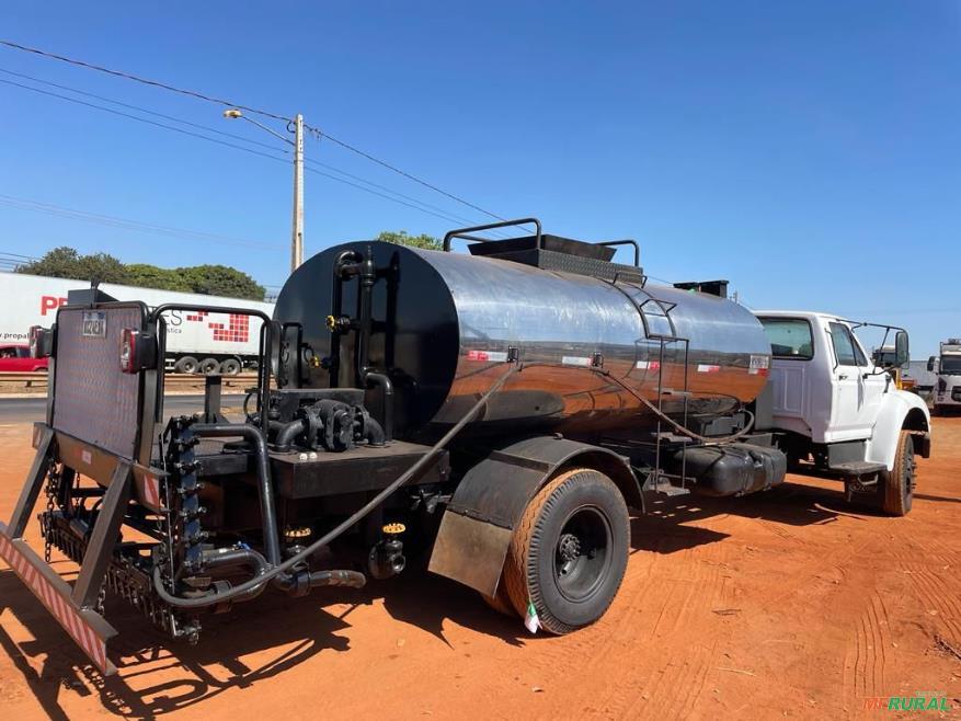 Caminhões Ford F 12000 à venda com preço
