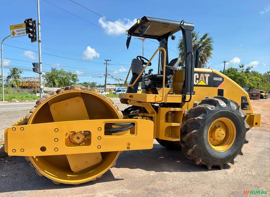 Rolo Compactador Caterpillar - Cs533e em Belo Horizonte MG à 783081