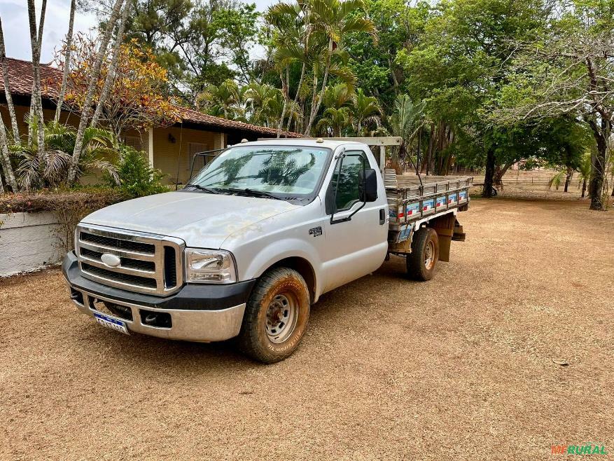 Caminhonete Ford F-350 (4X2) em Montes Claros MG à venda. Compre 835214