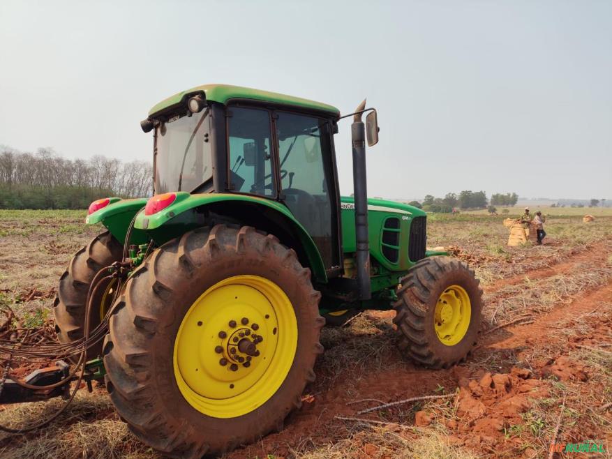 John Deere 6135J à venda com preço