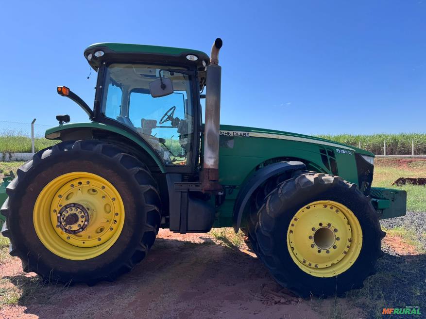 Trator John Deere 8335R Ano 2014 em Presidente Prudente SP à 853342