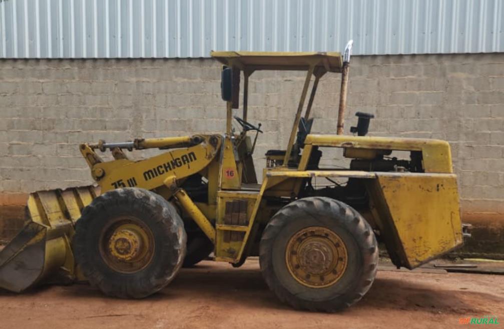 Pá Carregadeira Michigan Ano 1980 em Boa Esperança MG à venda. 798215