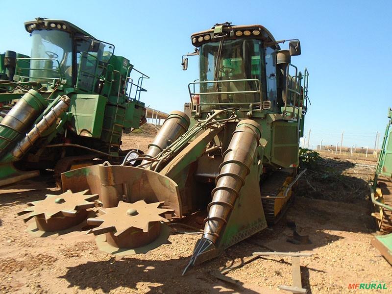 Coifa Caixa Direcao Montana 2012 - Colheitadeiras/ Colhedoras