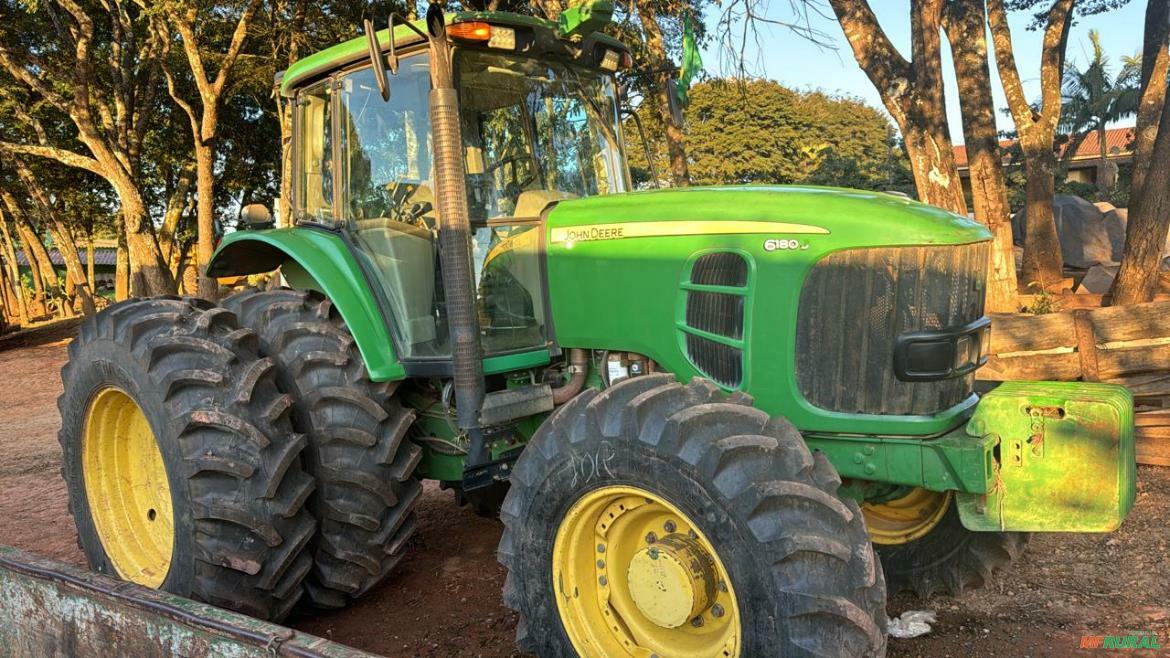 Trator John Deere 6180 J em São Vicente de Minas MG à venda. 806960