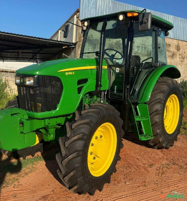 Trator John Deere 5085E Cabinado (85Cv) em Jales SP à venda. 841066