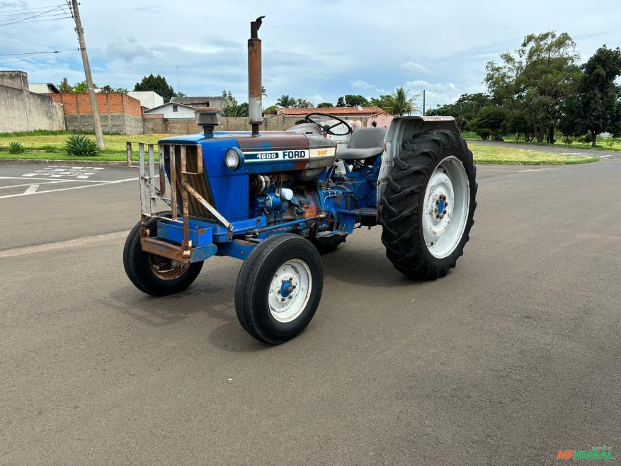 Trator Ford à venda com preço