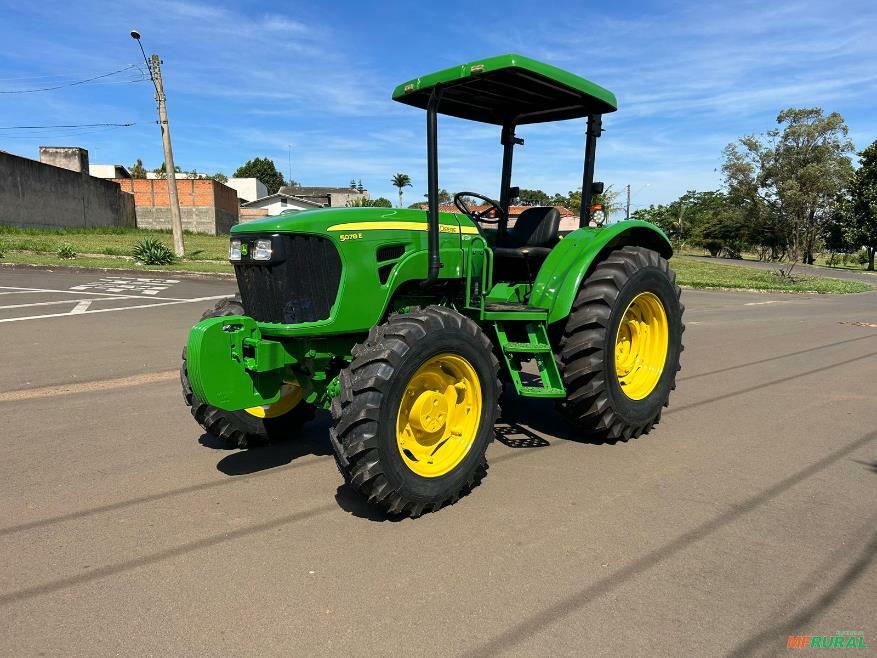 Trator John Deere 5078E 4X4 Ano 2016 em Artur Nogueira SP à 780790