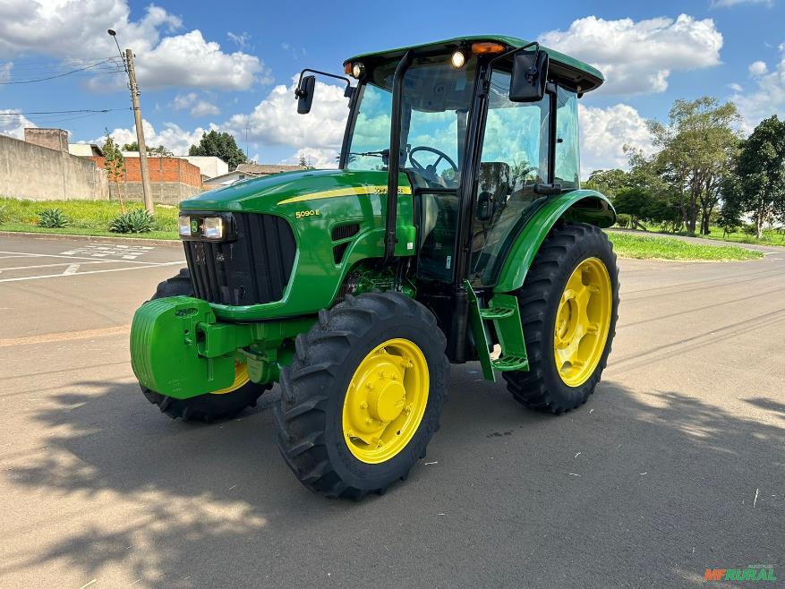 Trator John Deere 5090E 4X4 Ano 2015 em Artur Nogueira SP à 839801