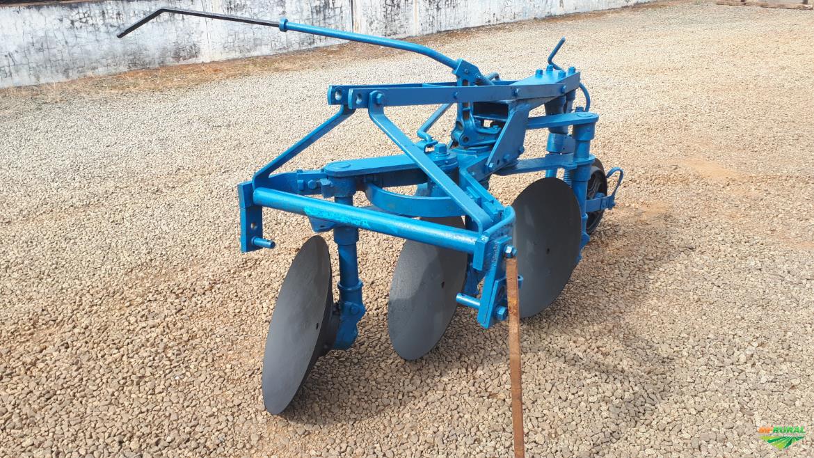 Arado Revesivel de 03 Discos Marca Jumil em Limeira SP à venda. 329196