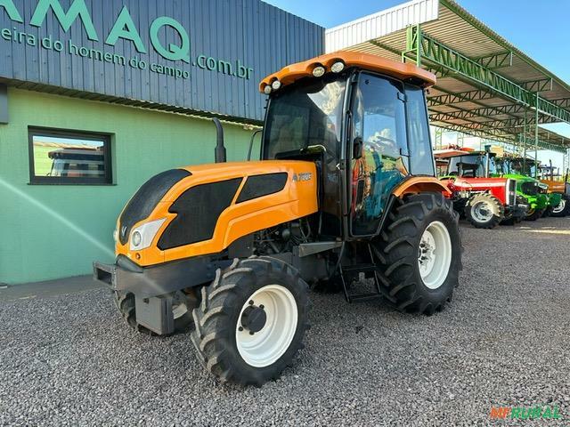 Trator Valtra/Valmet A 750 4X4 Ano 17 em Goioerê PR à venda. 659247