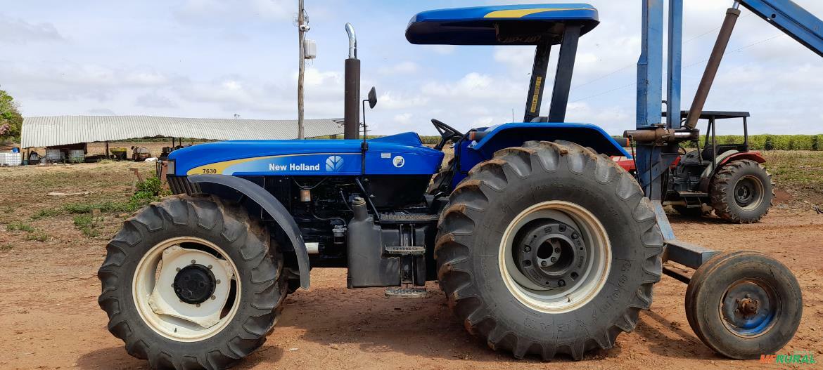Trator New Holland 7630 4X4 Ano 18 em Águas de Araxá (Araxá) MG 638869