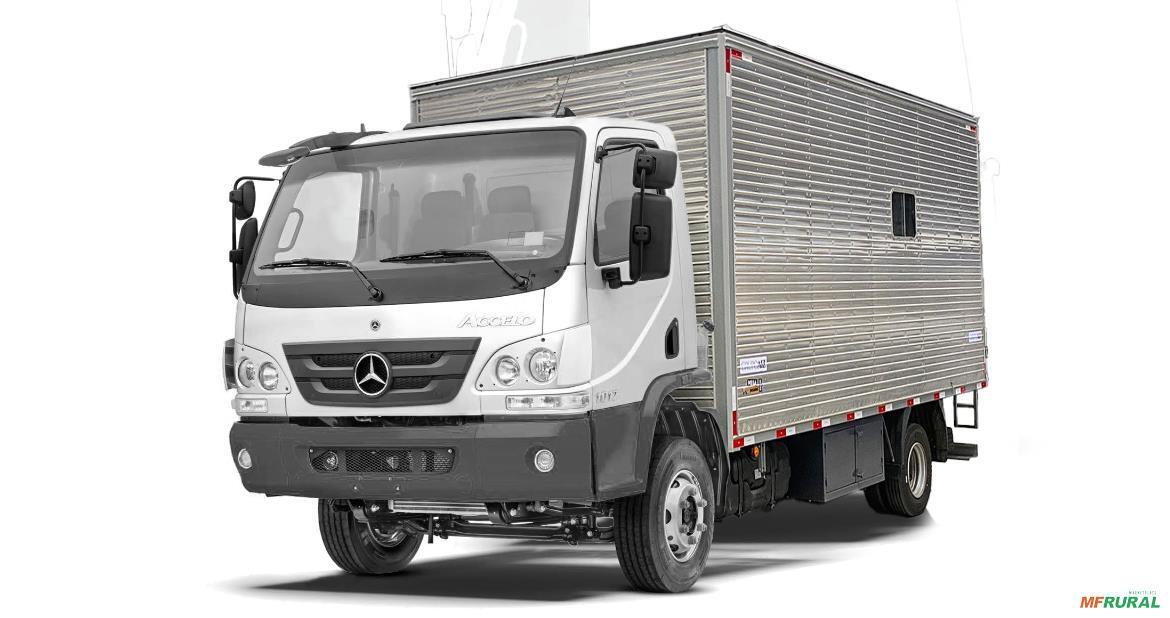 Caminhão mb Accelo 1017 4X2 24/25 Baú Oficina 6,2M em São José 814989