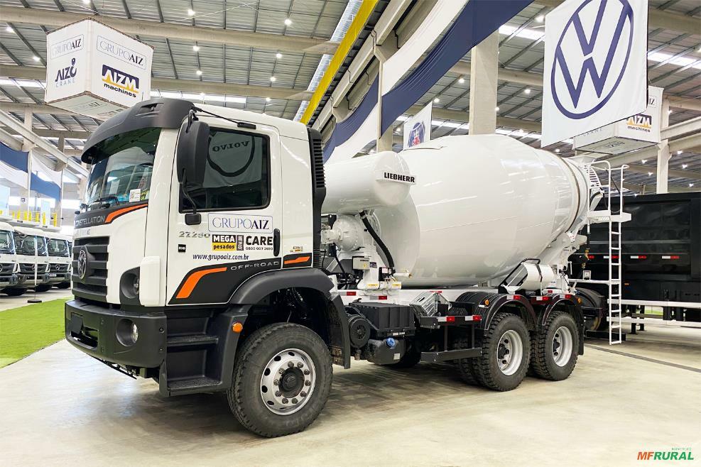 Caminhão vw 27.260 6X4 24/25 Betoneira 8 M³ Liebherr em São José 815423
